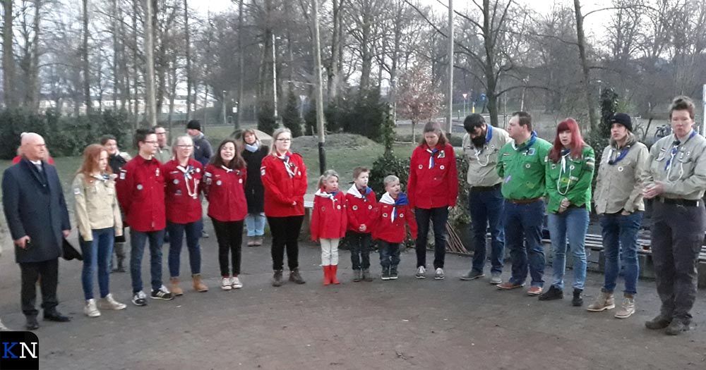 Scouting Hanzeluiden hijst de vlag voor Baden Powell op zijn verjaardag