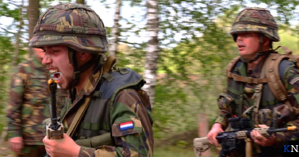Militaire oefening 11 Pantser Genie Bataljon (video)
