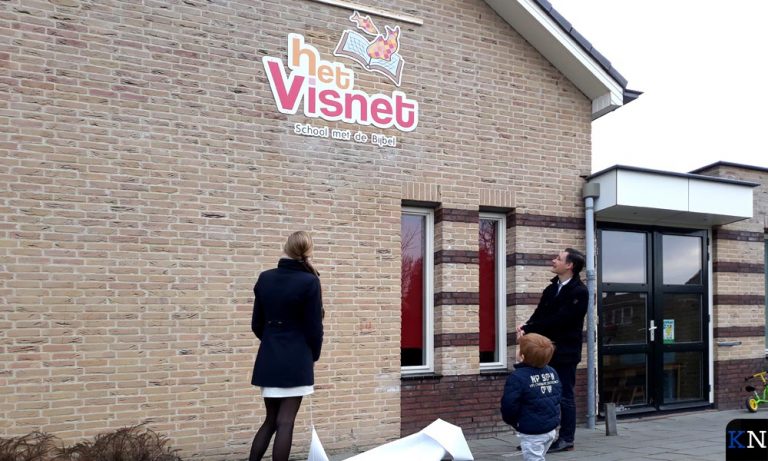 ’Het Visnet’ in Grafhorst onthult nieuw logo en voert actie